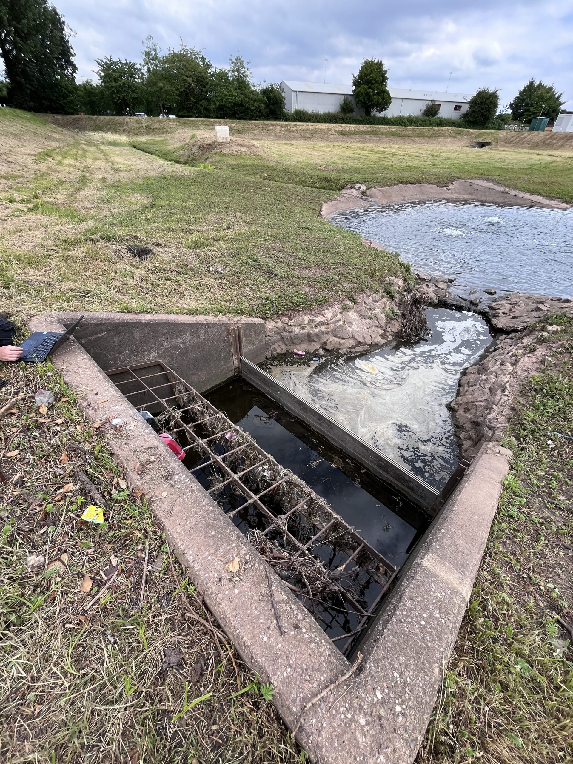 Flow Survey for Major UK Airport - Case Studies - Detectronic ...